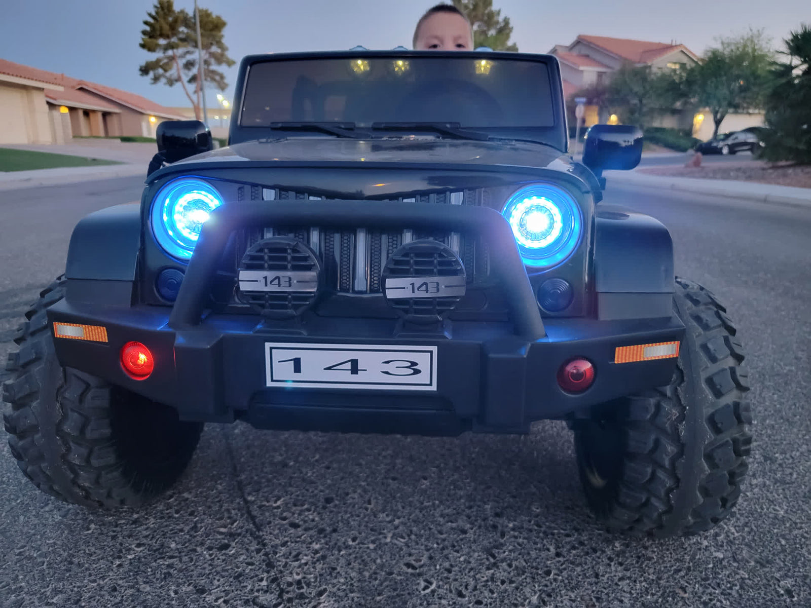 2 Seater 24 Volt 4x4 Electric Ride On Jeep Style Rubber Tires Fully Lo