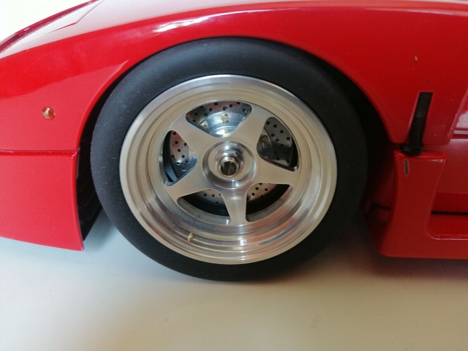 Upgrade Your Ferrari F40 LM with High-Performance Rubber Slick Tires